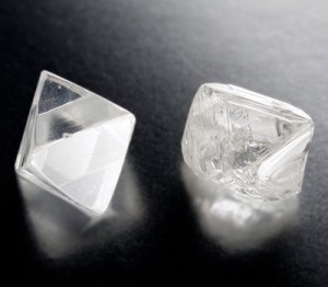 Comment reconnaître un diamant brut ? - Made in Joaillerie